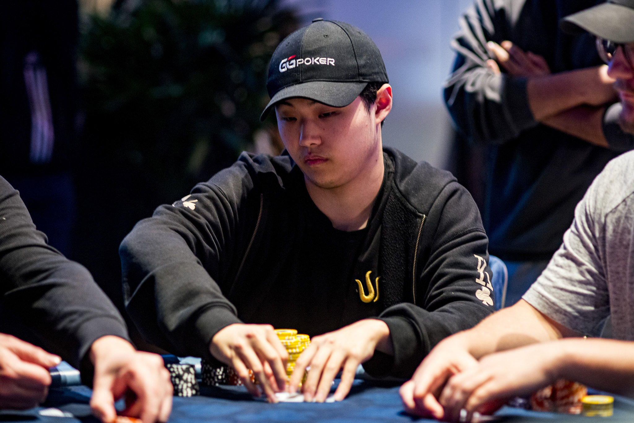 Kazuhiko Yotsushika loses half his stack in a big pot on the river ...